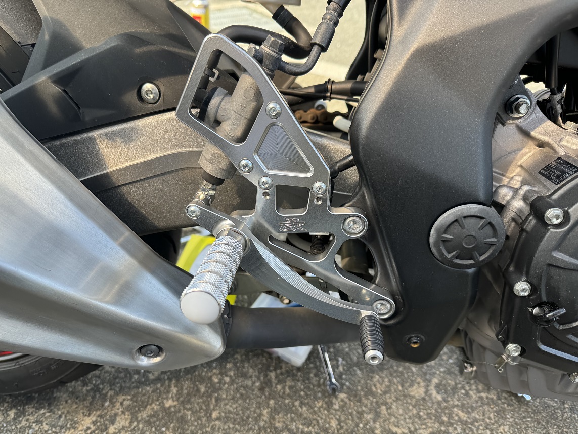 CBR250RR（MC51）にバックステップを取り付け | Hiroaki's blog